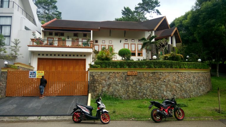 Villa Trinity Kampung Daun Bandung - Villa Kampung Daun Trinity Lembang