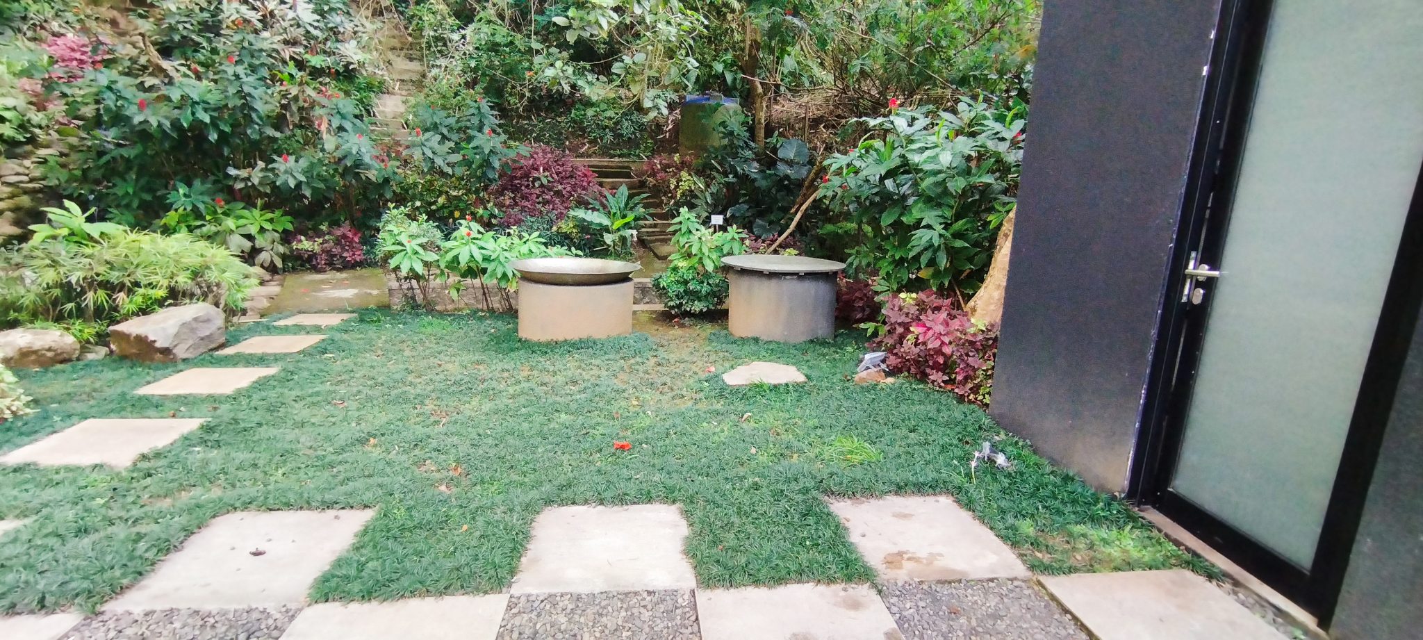 Villa Sapere House Lembang Bandung - Villa Kampung Daun Trinity Lembang